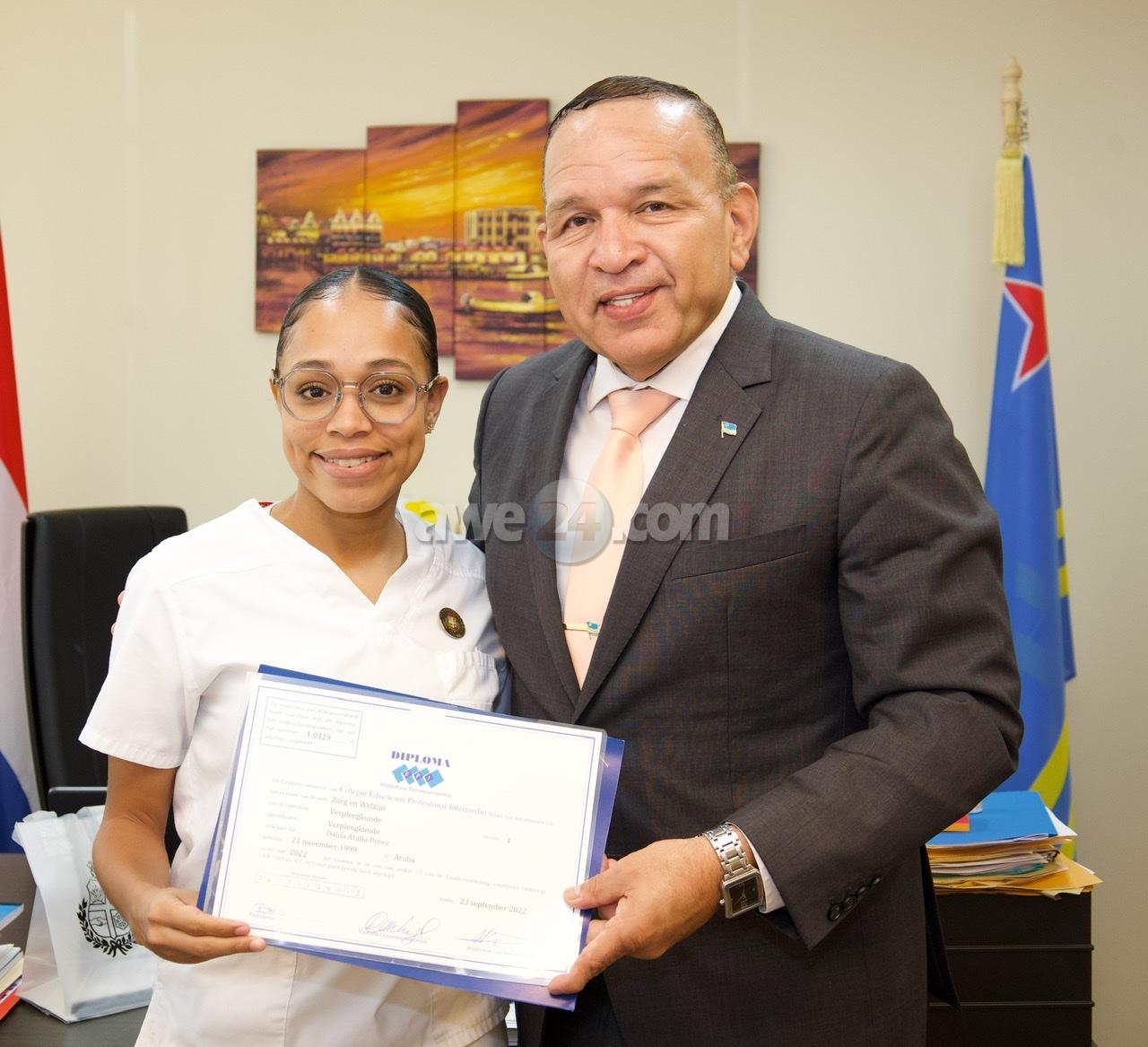 MINISTER ENDY CROES TA DESEA DALILA PEREZ TUR CLASE DI EXITO CU SU ...