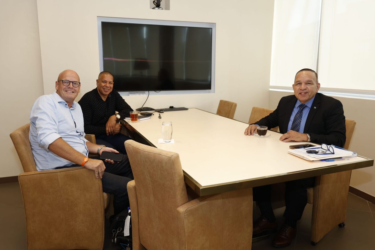 Minister Endy Croes: A REUNI CU SR JOHN HUIZING DIRECTOR DI ROVC ...