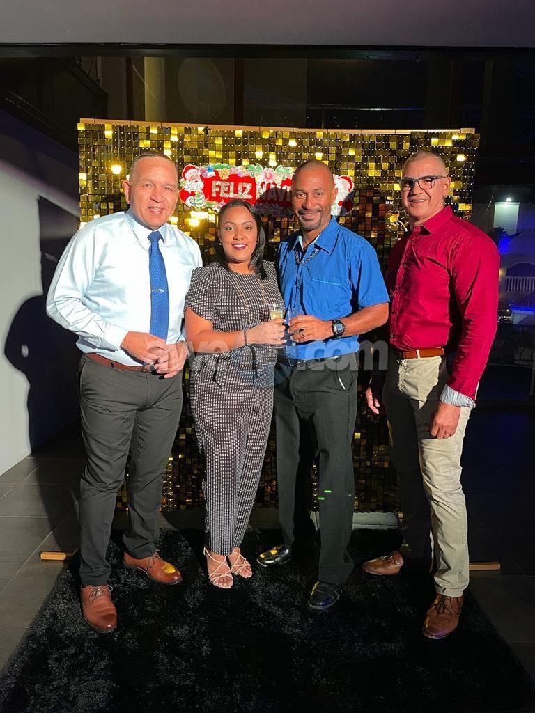 ROYAL POWER TAT FAT Y ISLA FIT A CELEBRA NAN CENA DI PASCO HUNTO ...