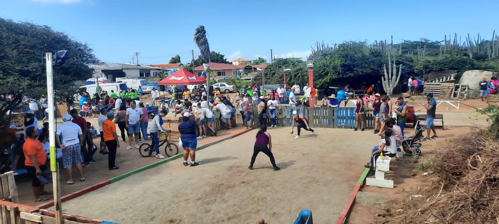MINISTER ENDY CROES A PRESENCIA TORNEO DI BOLAS CRIOYO DIA DI BETICO ...