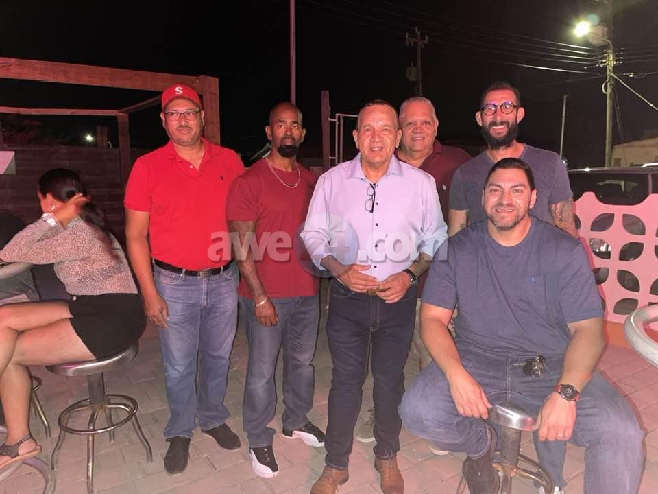 MINISTER ENDY CROES TA DESEA EKIPONAN HOPI EXITO DEN BASEBALL LIGA 40 ...