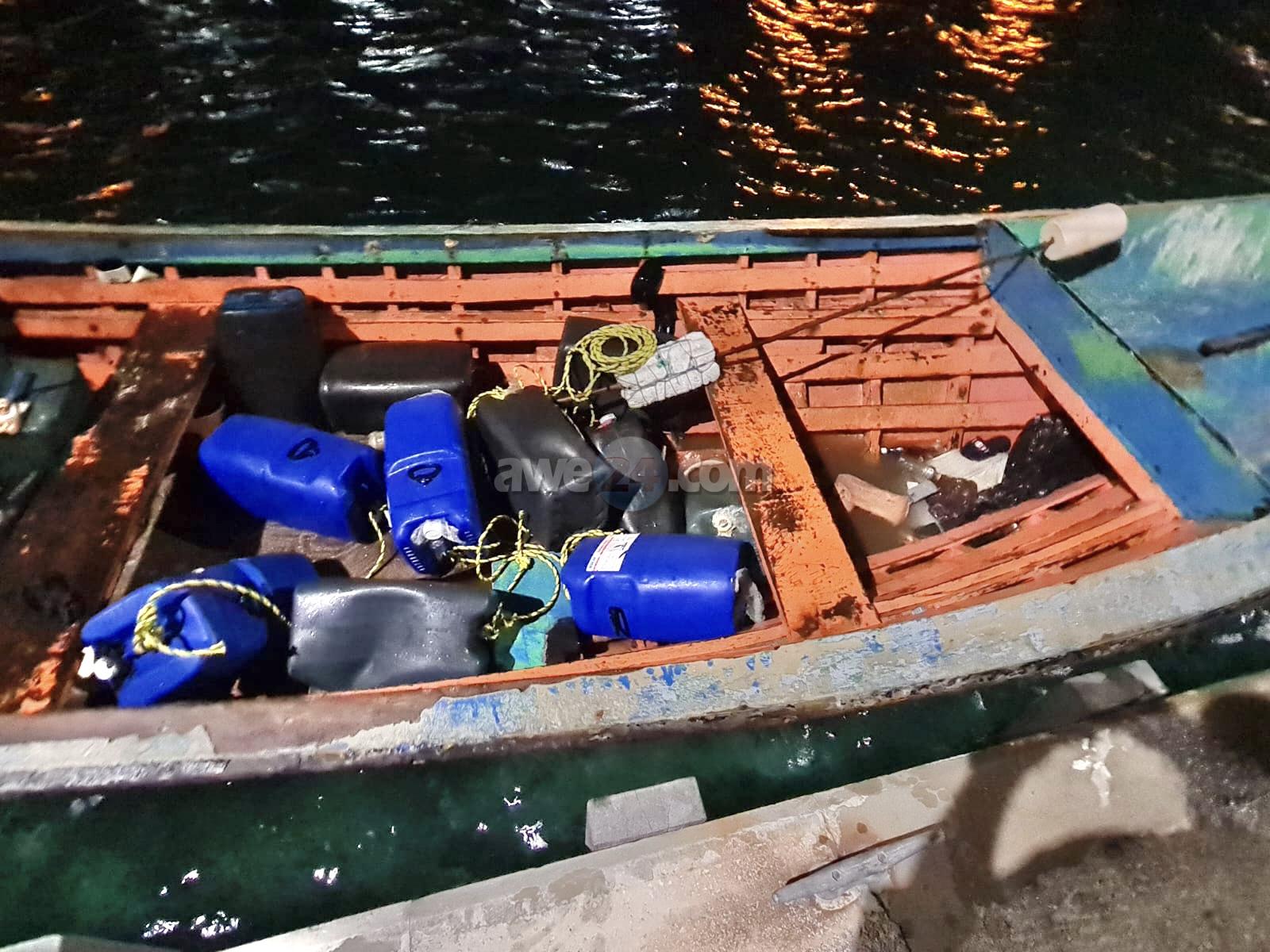 Wardacosta ta intercepta boto cu droga y 5 hende homber / Kustwacht ...