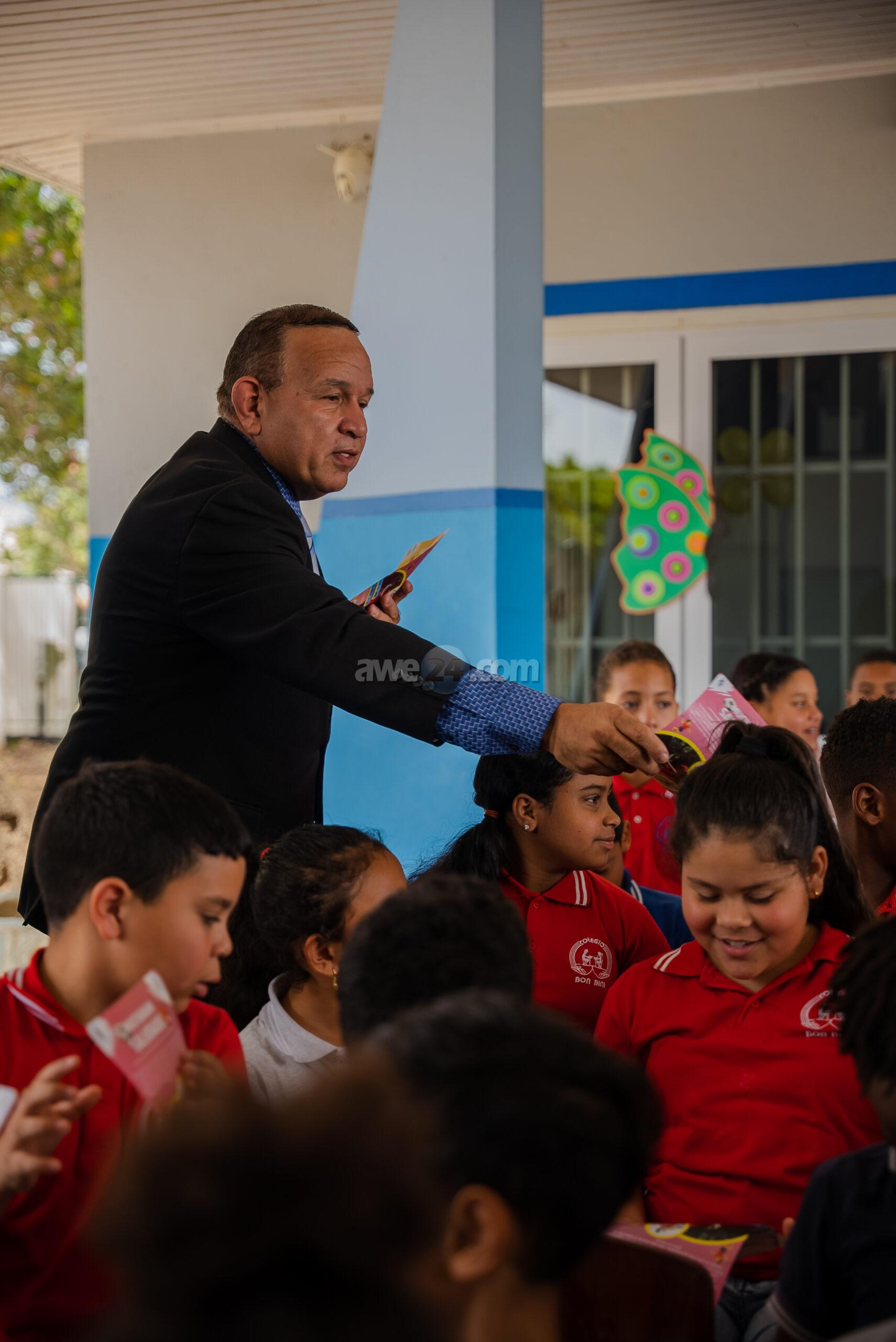 MINISTER ENDY CROES Y MINISTER DANGUI ODUBER A BISHITA COLEGIO BON BINI ...