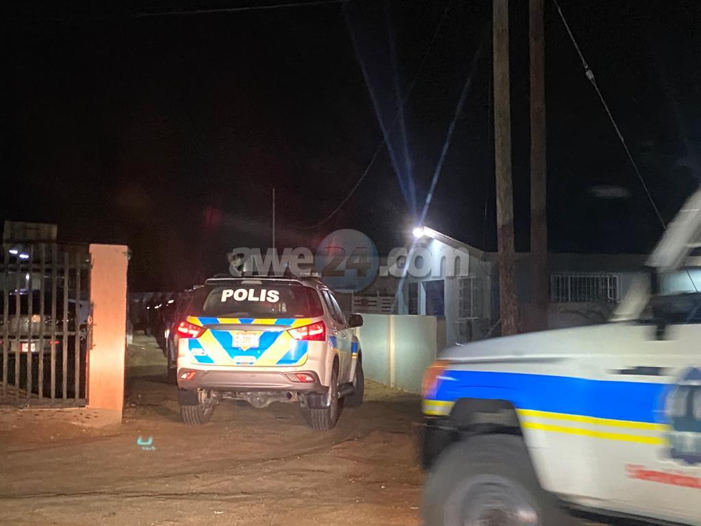 Fiesta na Rooi afo unda varios patruya a yega, pero nan tabata laat den ...