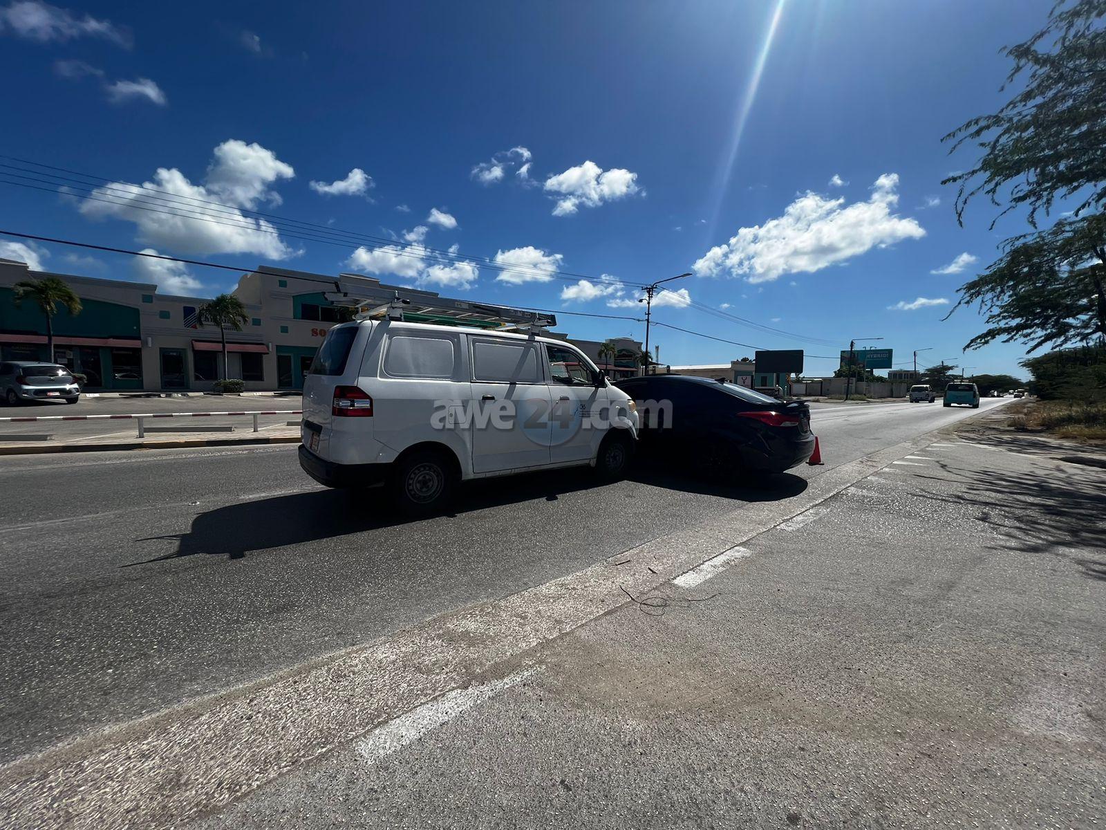 Accidente pa falta di preferencia na e crusada Caya Betico Croes ...