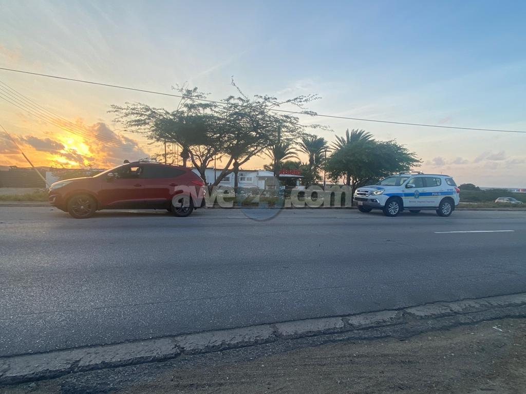 Un tata mester a bay busca su yiu cu a para banda di caminda y a pega soño tras di stuur – AWE24 ...