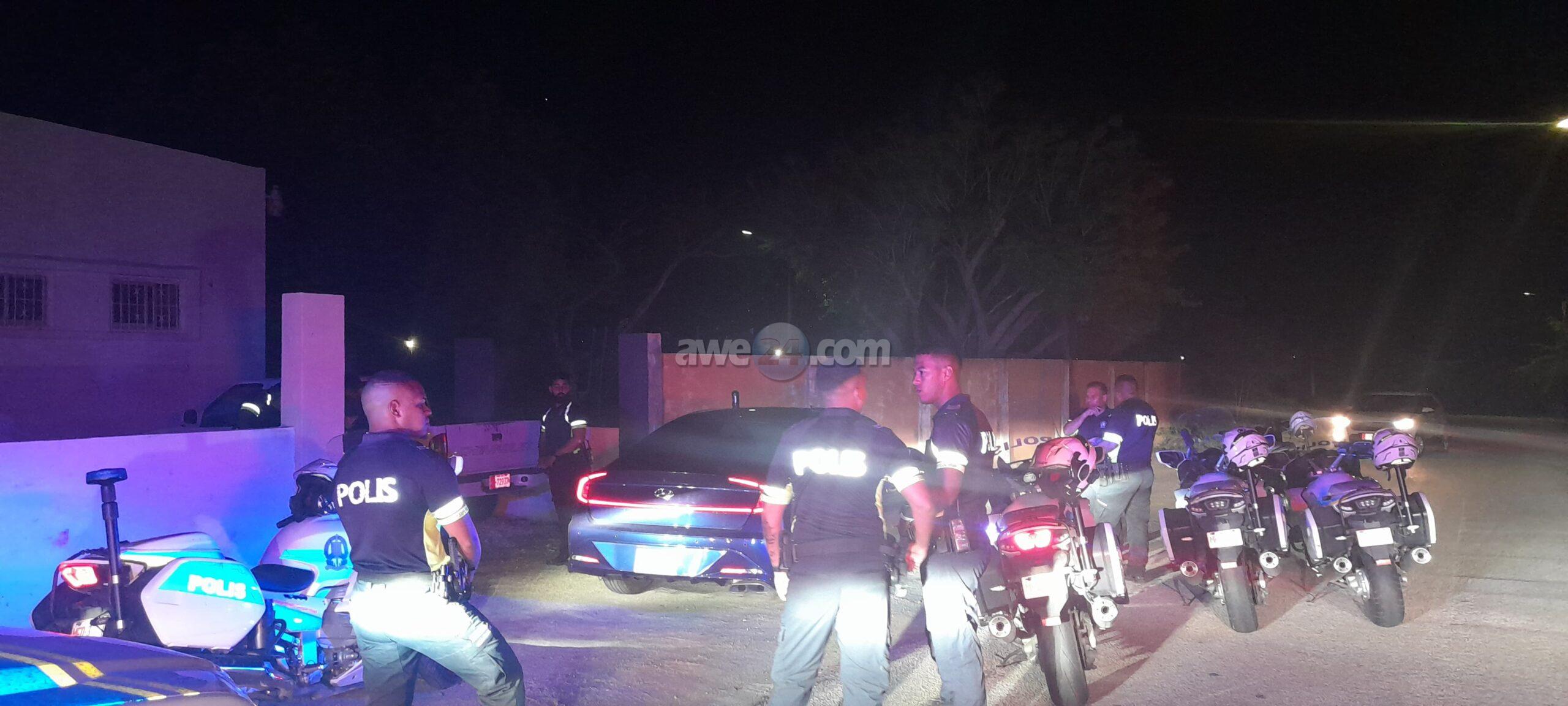 [VIDEO] Polis a haya auto coriendo cu 161Km/h cu basta droga y placa y cu no kier a para pa ...