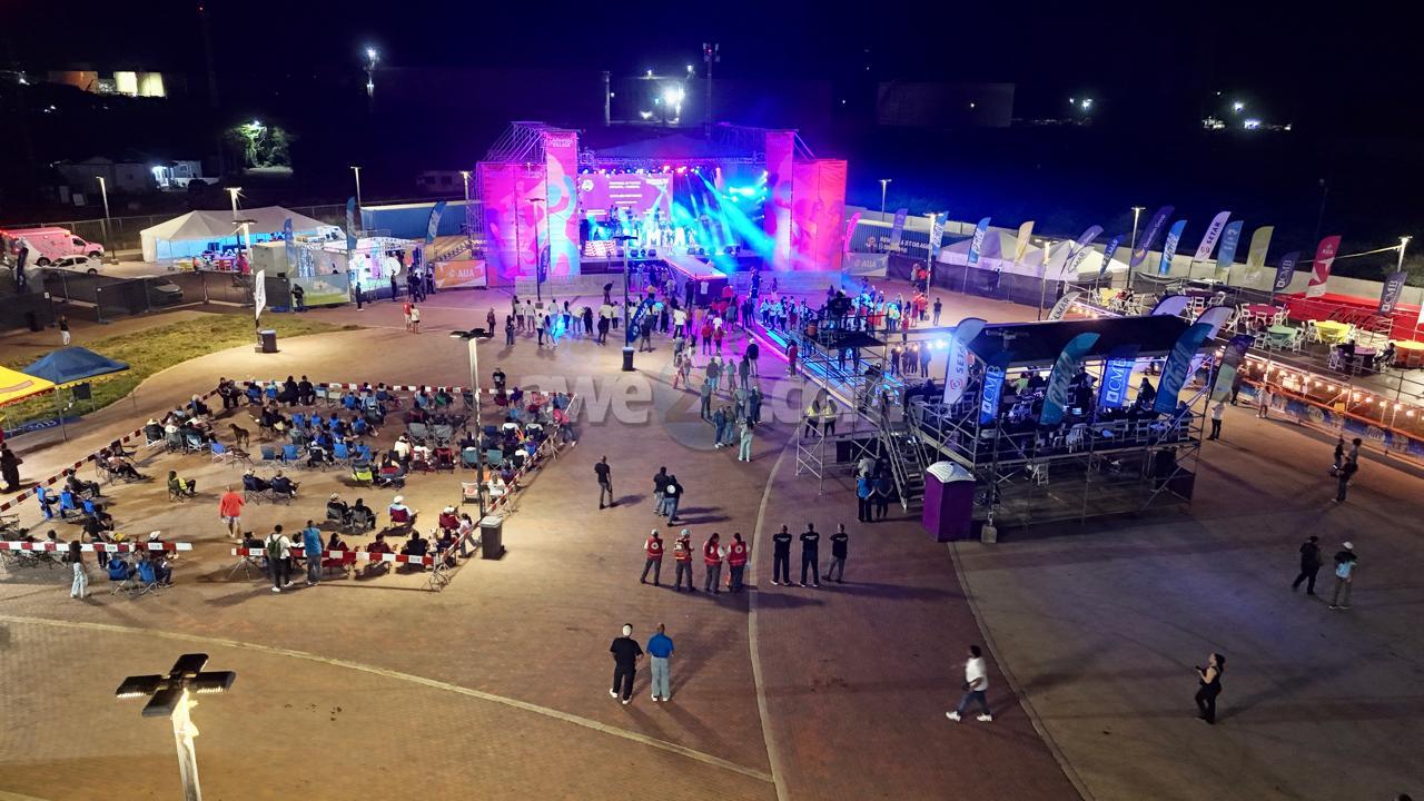 Atendencia pober na e evento di Tumba Contest na Carnival Village ...